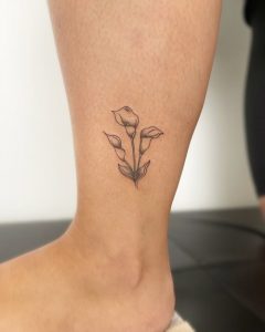 22 Tiny Flower Tattoos - TattoosOfAsia