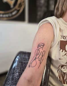 21 Single Line Tattoo Ideas That Capture Beauty in Simplicity ...