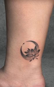 30 Lotus Flower Tattoo Ideas: A Symbol of Strength, Growth, and Rebirth ...