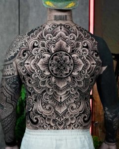 19 Stunning Geometric Back Tattoos for a Bold Statement - TattoosOfAsia