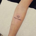16 Boldly Beautiful Queen Tattoo Ideas for Women - TattoosOfAsia
