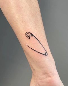 Safety Pin Tattoo Meaning with Powerful Social Symbolism & Ideas ...